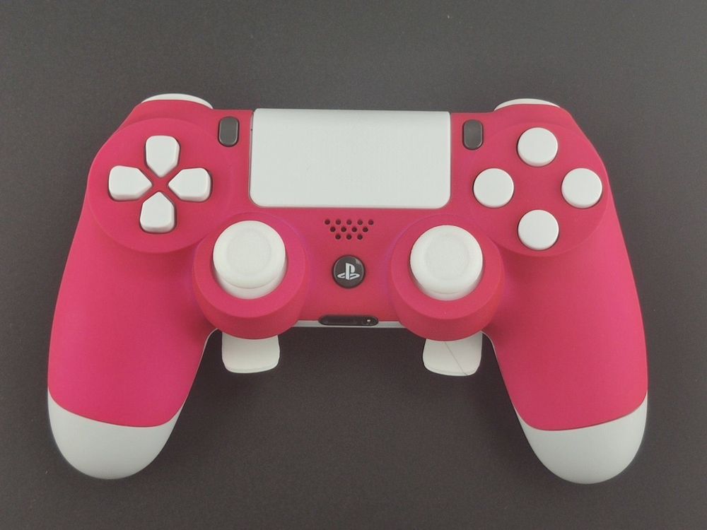Scuf Controller Pink-Weiss für PS4 (Neu und originalverpackt) in Spiez für CHF 110 – mit ...