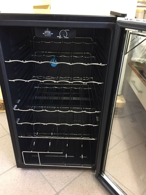 Weinkühlschrank CANDY ca. 30 Flaschen (Gebraucht) in Aadorf für CHF 100 – nur Abholung auf ...