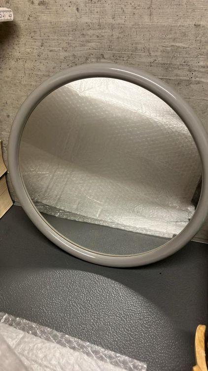 Specchio da muro tondo con cornice grigia (Gebraucht) in Melano für CHF ...