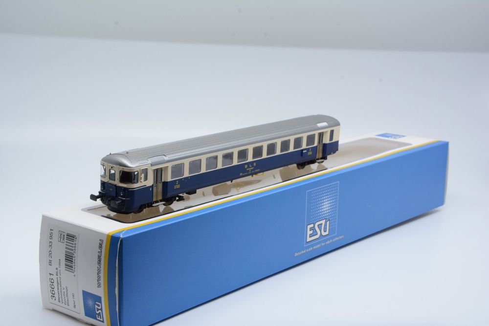 ESU 36661 BLS Steuerwagen Bt 951 beige/blau, Mittelschrift, (Neu ...