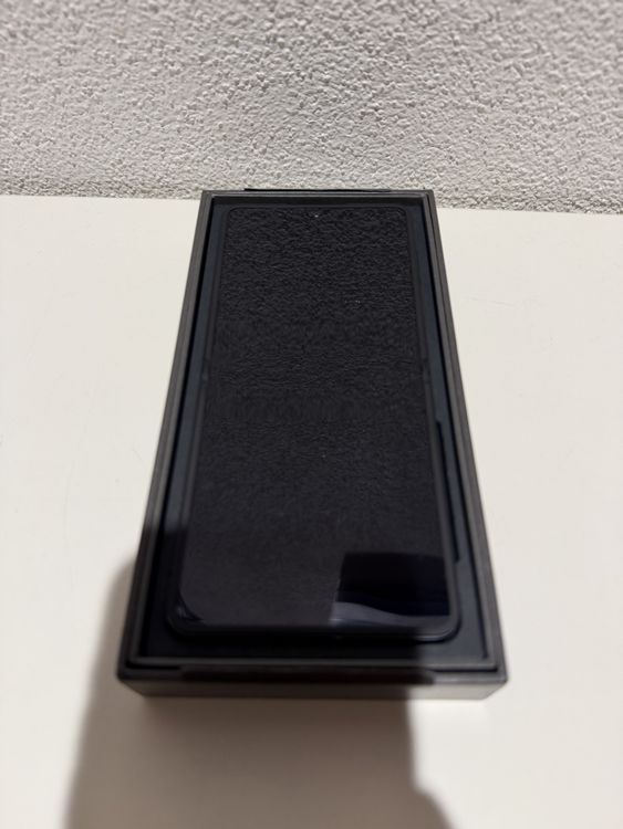 Samsung Galaxy Z Flip7 512GB Jetblack (Gebraucht) in Ruswil für CHF 302 ...