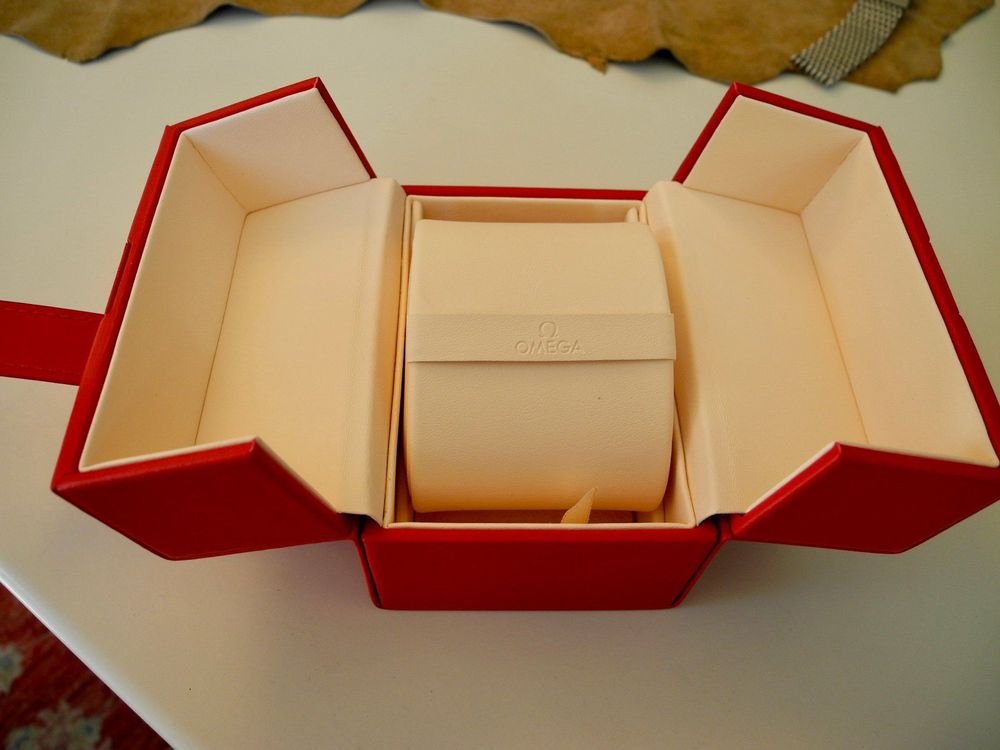 Omega Servicebox Neu | Kaufen auf Ricardo
