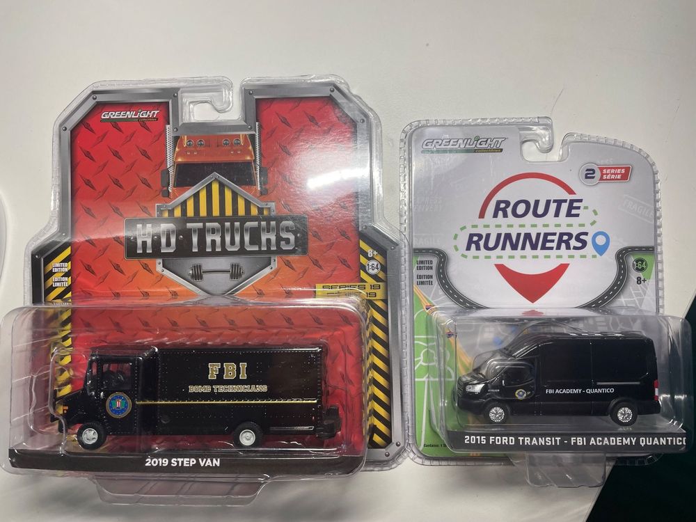 Set 2 Autos FBI 1/64 | Kaufen auf Ricardo