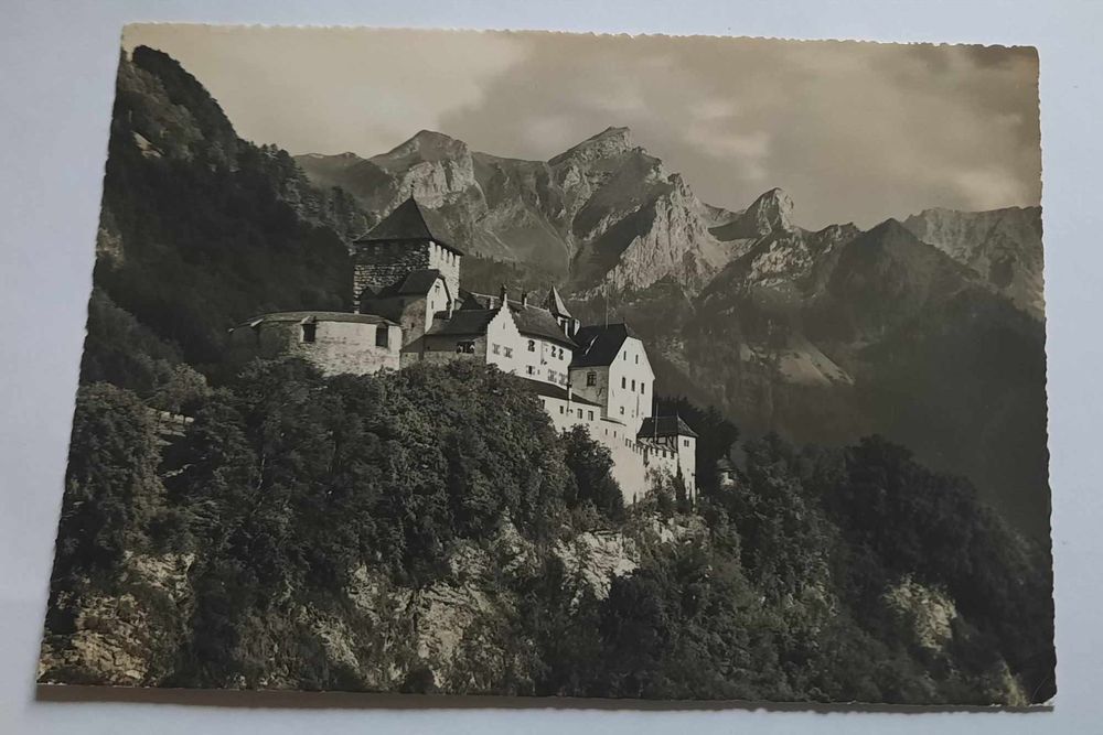 1951 Ansichtkarte Schloss Vaduz (Gebraucht) in Dübendorf für CHF 1.5 – mit Lieferung auf Ricardo ...