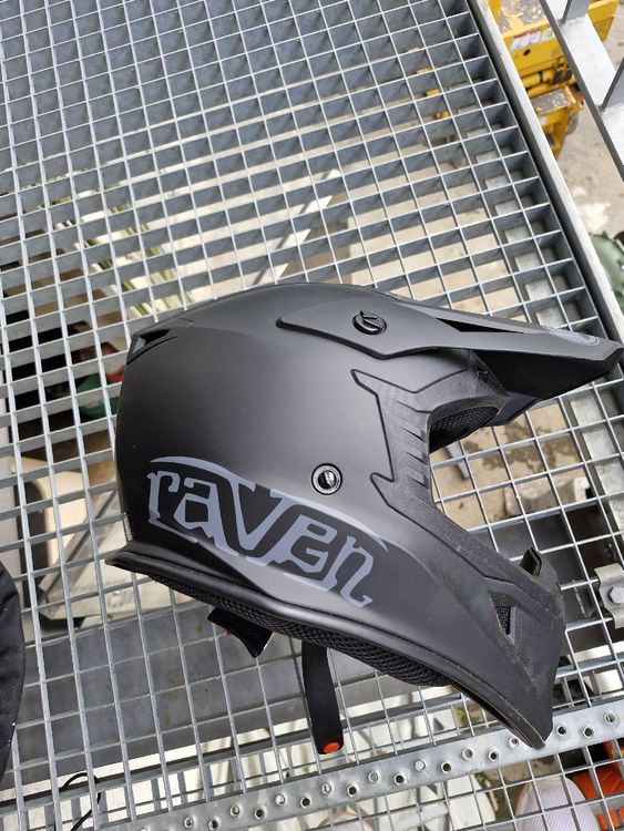 Raven Helm (Neu (gemäss Beschreibung)) in Gibswil für CHF 40 – mit ...