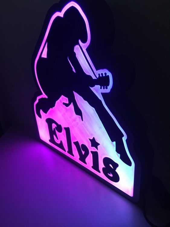 Elvis Presley mit LEDs (Neu (gemäss Beschreibung)) in Luzern für CHF 40 ...