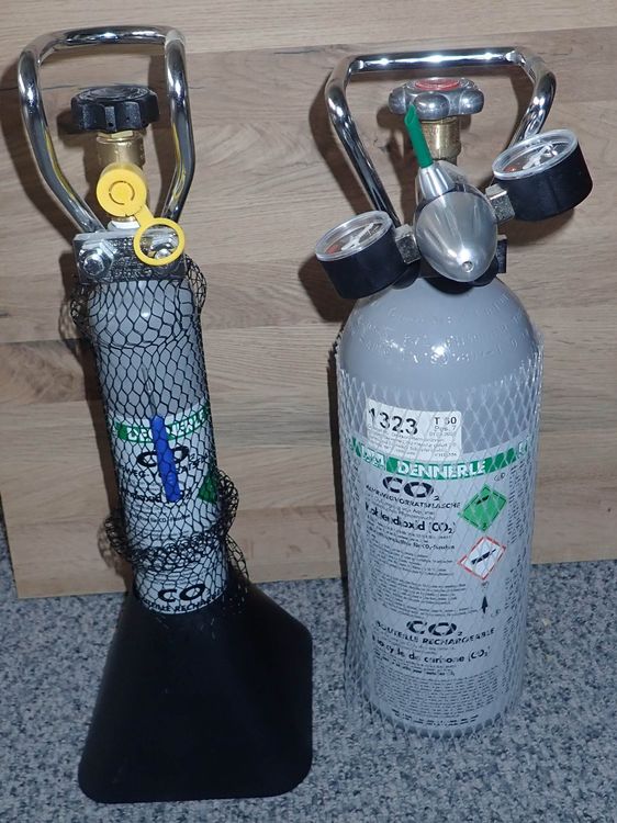 2 Stk. Co2 Flaschen mit Manometer (Gebraucht) in Bern für CHF 50 – nur Abholung auf Ricardo kaufen