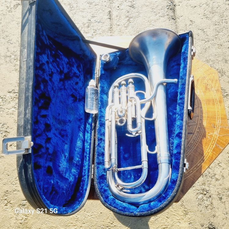 Besson New Standart Eupohonium? Bariton? Horn? mit Koffer | Kaufen auf ...