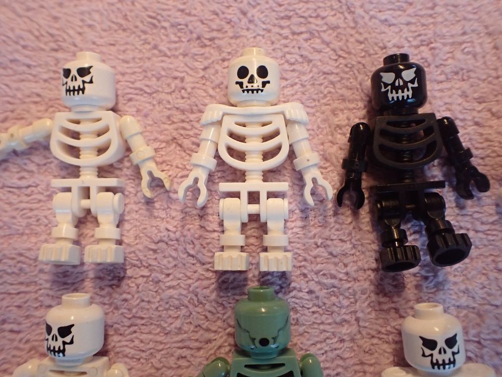 8 schöne komplette Lego SKELETT Männchen Figuren System | Kaufen auf ...