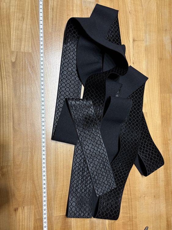 Gummiband schwarz / 4.5 meter (Gebraucht) in Rümlang für CHF 11 – mit ...