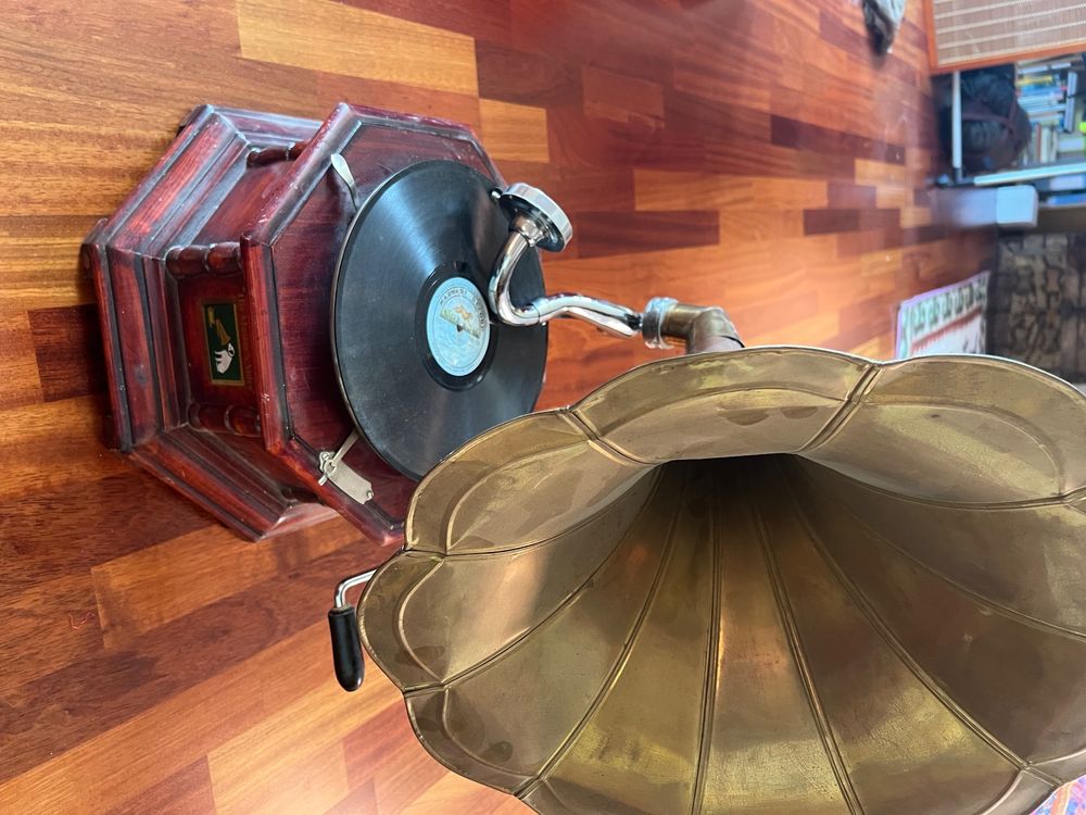 Alter Grammophon Nachbildung | Kaufen auf Ricardo