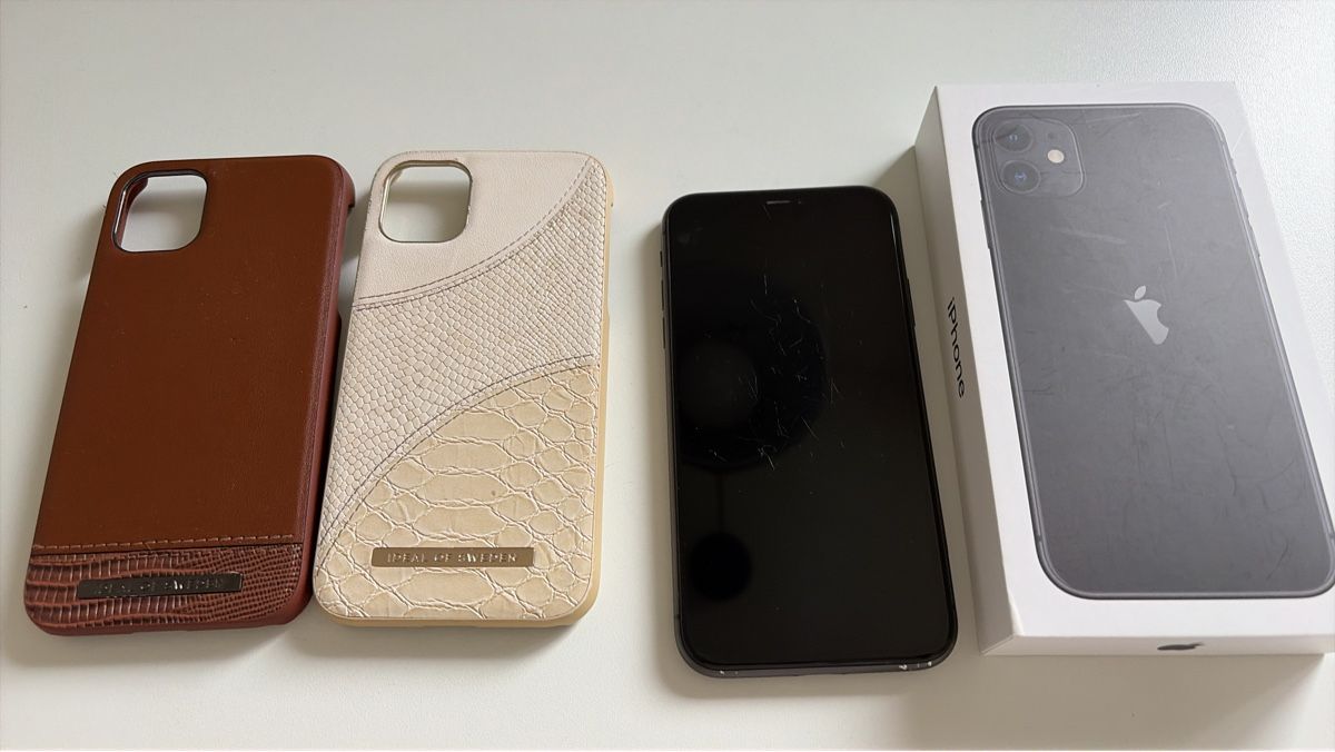 iPhone 11 64 GB schwarz mit 2 Hüllen (Gebraucht) in Oberentfelden für ...