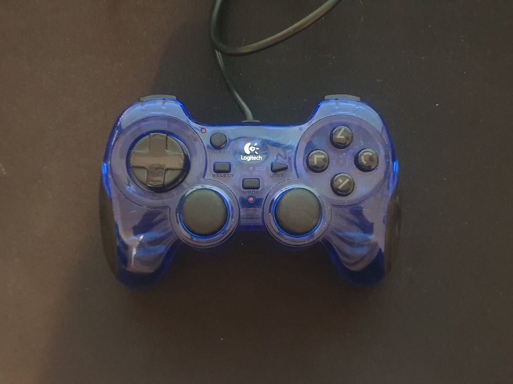 PS2 Controller Clear Blau von Logitech | Kaufen auf Ricardo