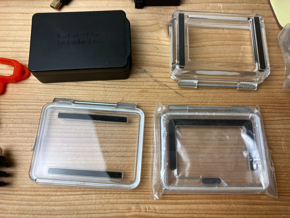 GoPro Hero4 Actioncam mit einigem Zubehör & Box (Gebraucht) in ...