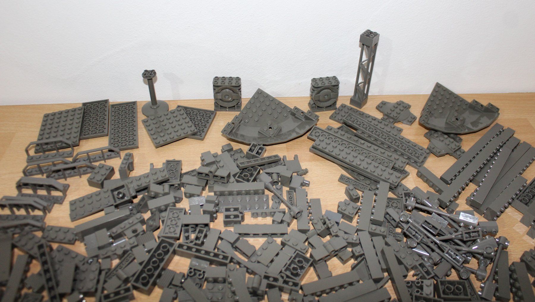 Lego Teile ca. 700 gr. + 39 Masten Pfeiler alt-dunkelgrau (Gebraucht ...