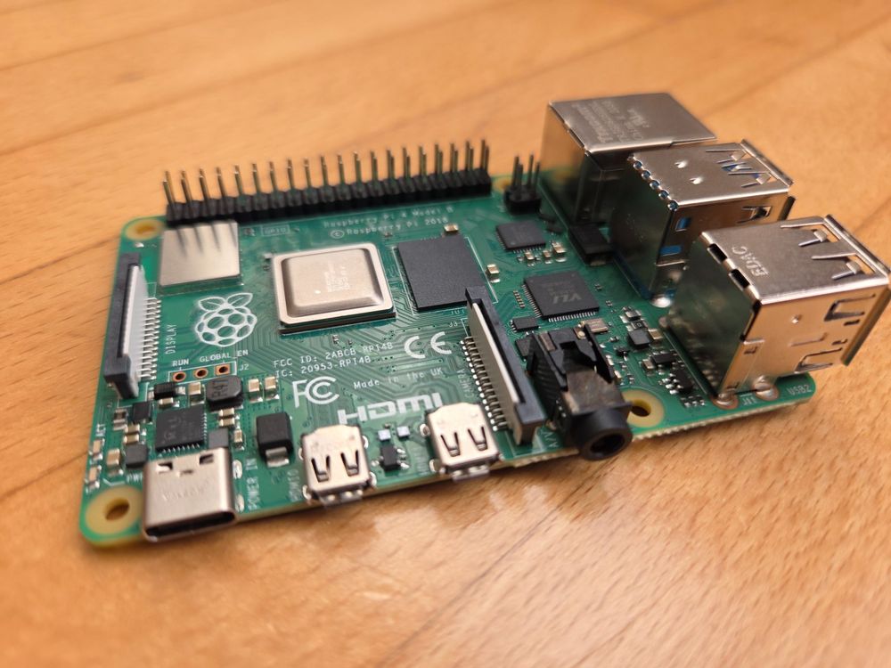 Raspberry Pi 4 Model B (4GB RAM) + Fan (new) (Neu und originalverpackt ...