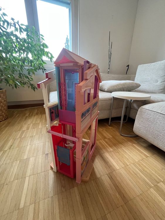 Barbie DLY32 - Stadthaus mit 3 Etagen, zusammenklappbar (Gebraucht) in ...