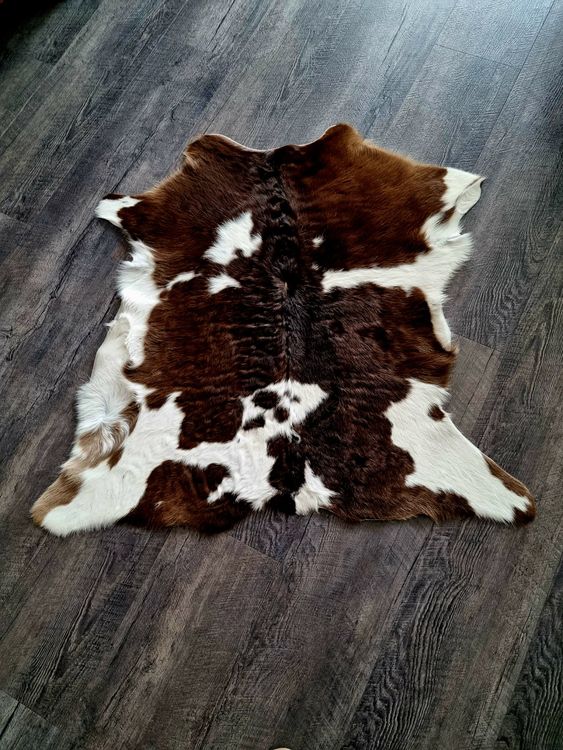 Echtes Kalbfell 87 x 90 cm (Gebraucht) in Zermatt für CHF 35 – mit ...