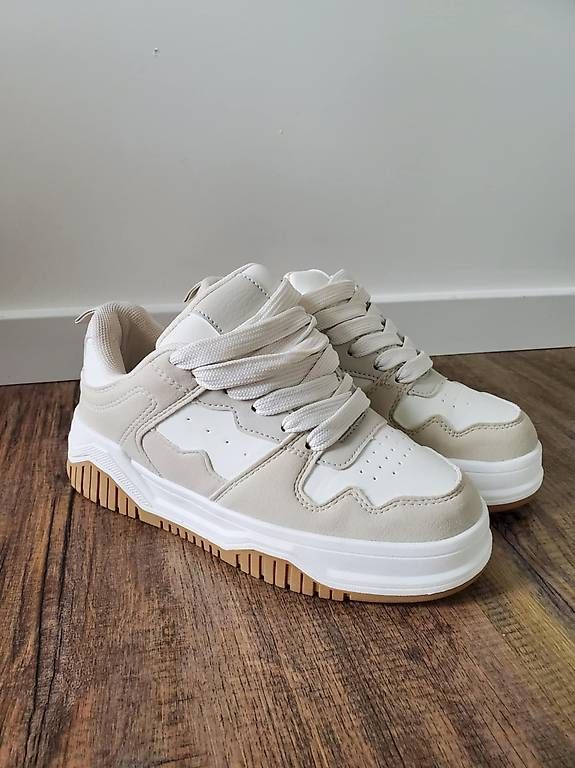 Basket NEUVE (D'occasion) à Bernex pour CHF 14 – avec livraison ...