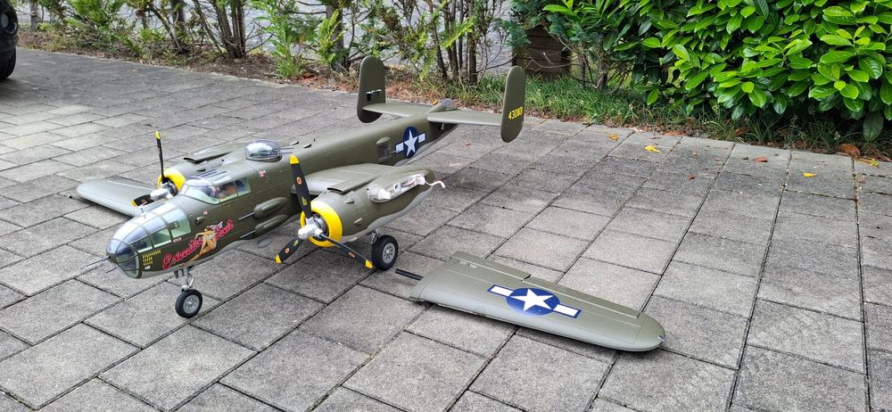 FlightLineRC / Freewing B-25J Mitchell - ab Fr. 1.00!!! (Gebraucht) in ...