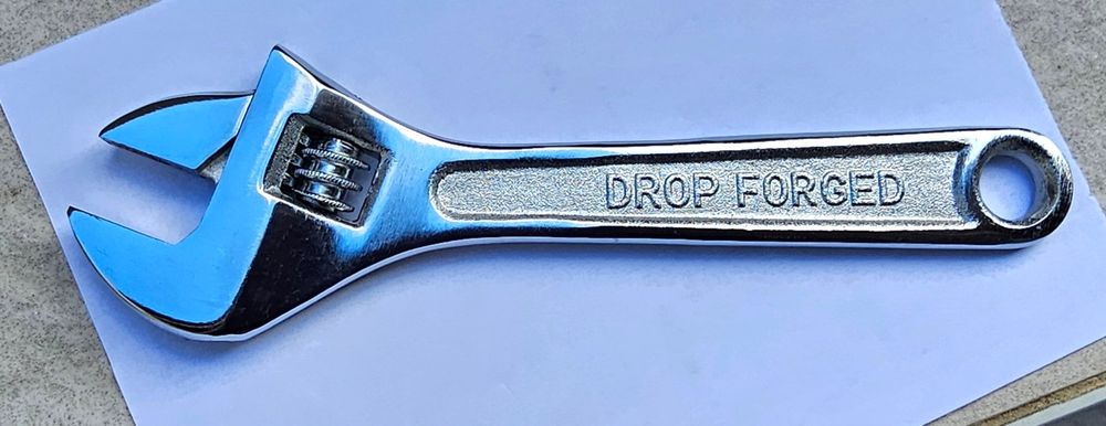 Petite clef à molette chromée neuve,longueur 15 cm, dés 1Fr (Neuf (Voir ...