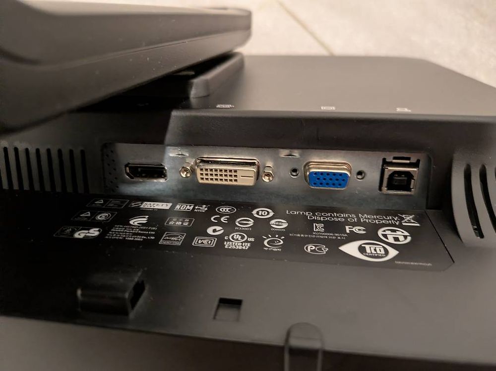 HP Monitor zu vergeben (Gebraucht) in Maienfeld für CHF 1 – nur ...