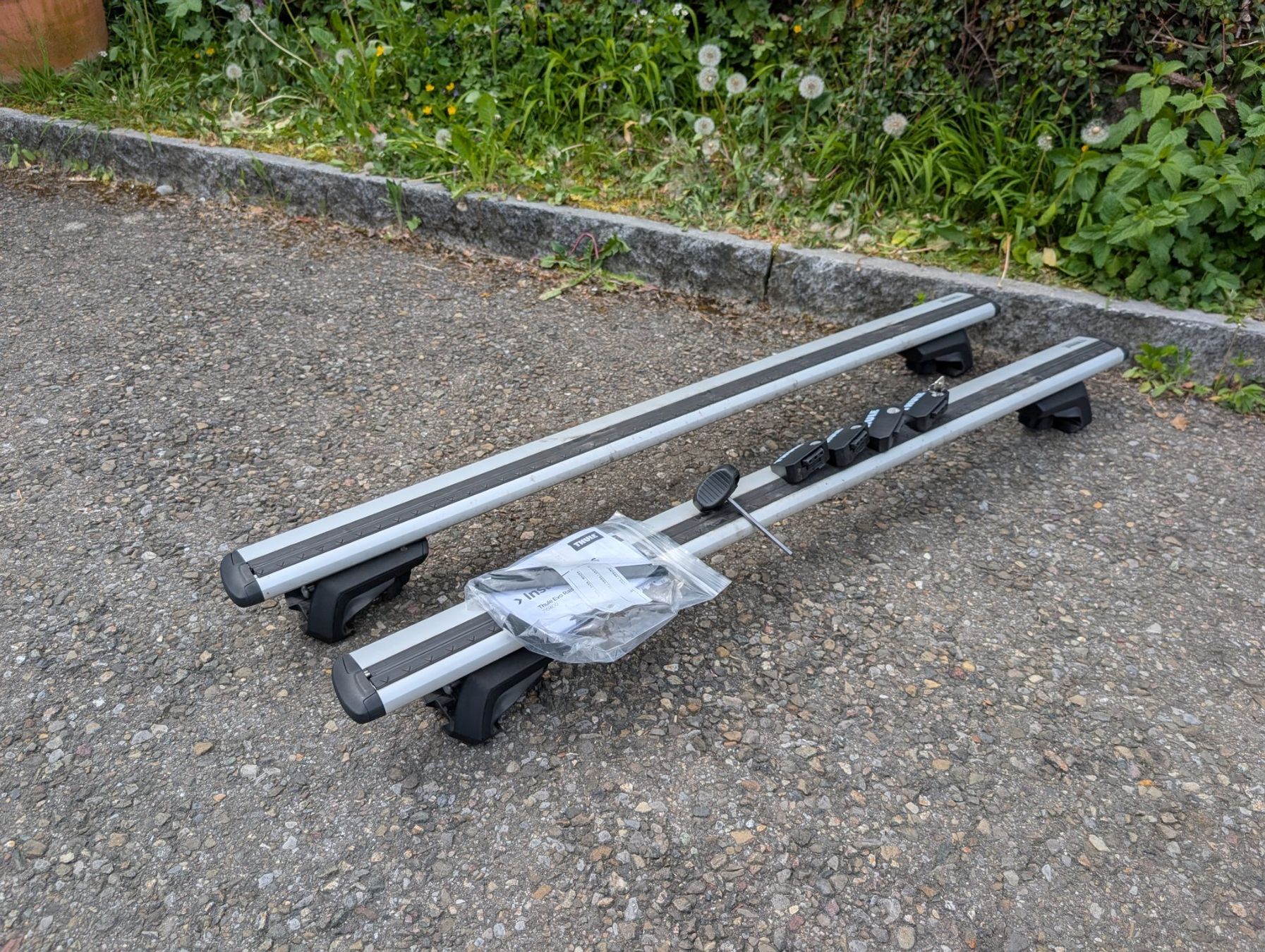 Thule WingBar Evo 118 Dachträger inkl. Evo Raised Rail Fusss (Gebraucht ...