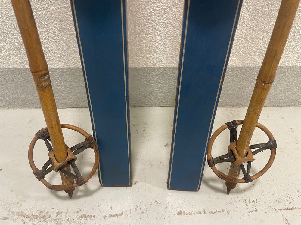 Ski (K 5), Ski von ca. 1950-1960 mit Stöcken (Gebraucht) in Menziken ...
