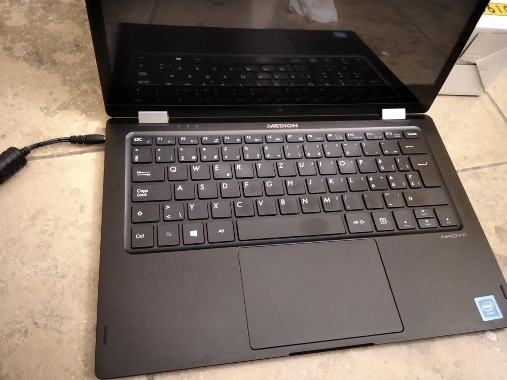 360° Notebook Medion Akoya E3222 64 GB | Kaufen auf Ricardo