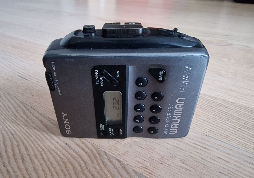 Sony Dolby WM-FX43 Auto Reverse AM/FM Walkman (Gebraucht) in Birsfelden ...
