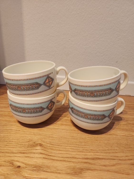 4 grosse Tassen Retro (Gebraucht) in Bachenbülach für CHF 5 – mit ...