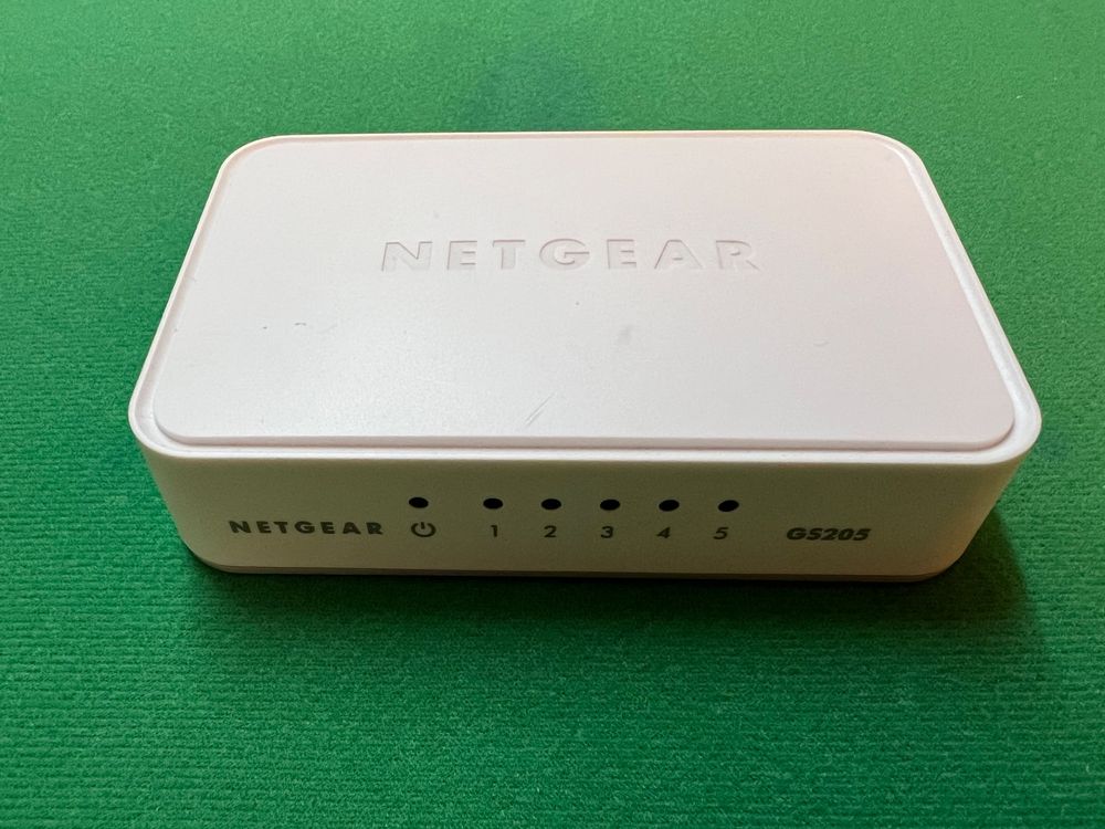 Netgear Ethernet Switch (Gebraucht) in Zweidlen für CHF 7.9 – mit ...