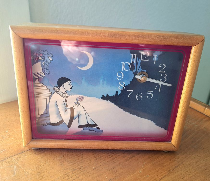 Horloge de table vintage Pierrot Bois (Gebraucht) in Moutier für CHF 15 – mit Lieferung auf ...