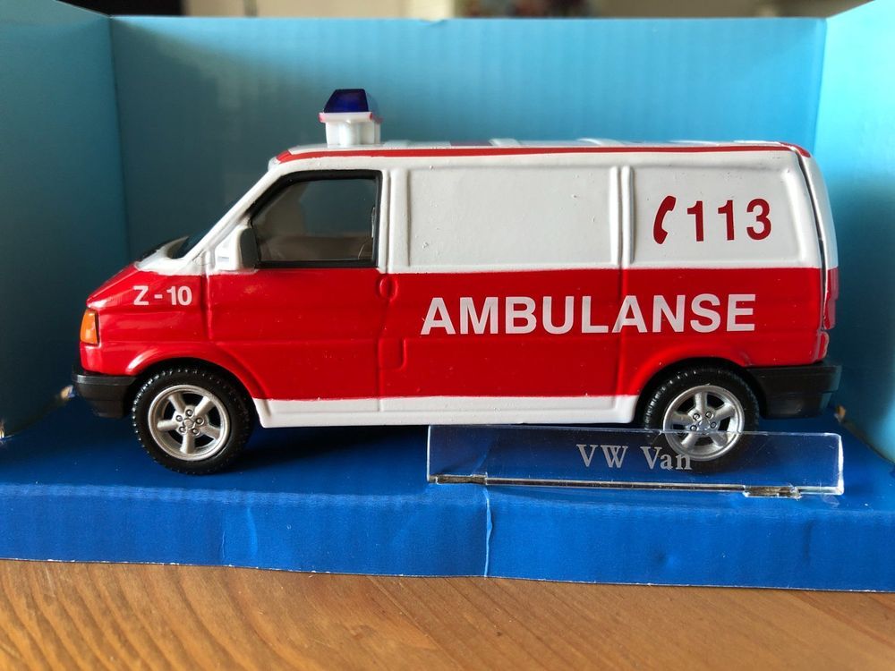 1/43 Cararama VW Van T4 Ambulanse 113 (Neu und originalverpackt) in ...
