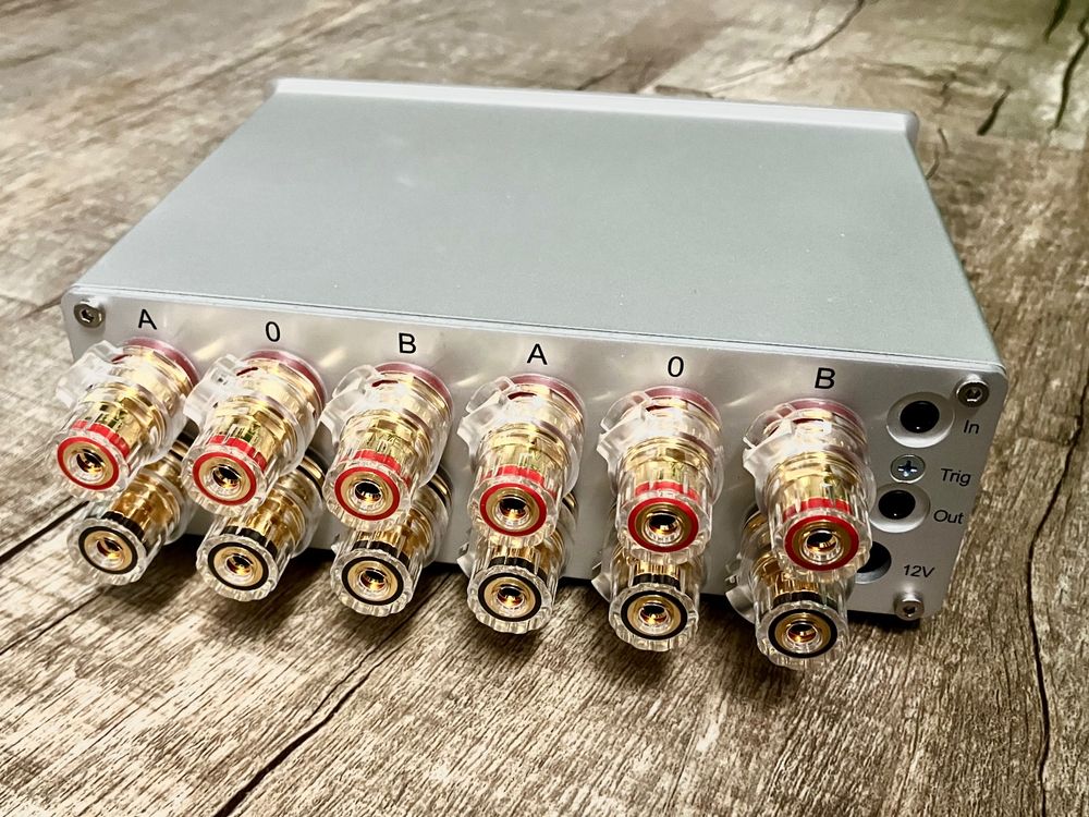 High-End Switch-Box 2 Verstärker/AVR an Lautsprecherpaar (Gebraucht) in ...