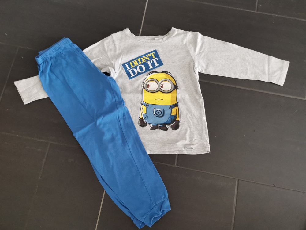 Pyjama Minions gr. 110-116 (Gebraucht) in Unterentfelden für CHF 6 – mit Lieferung auf Ricardo ...