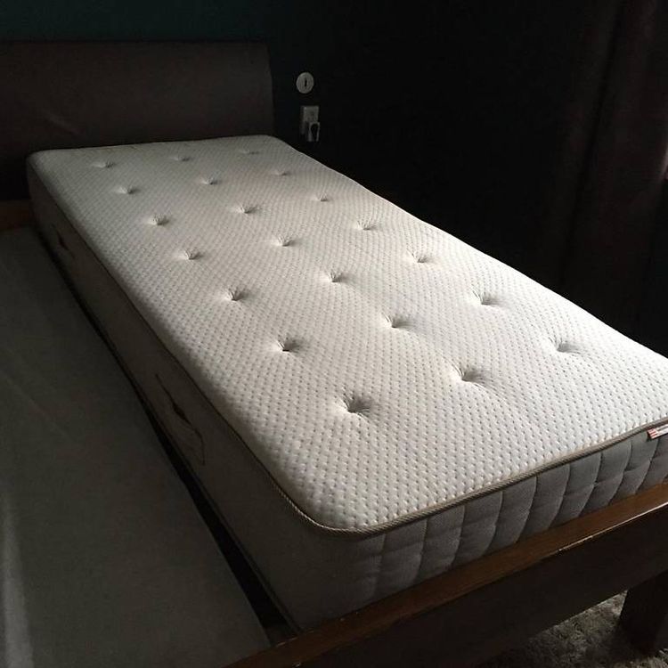Bico flex Hesseng Matratze Ikea Bett komplett 90x200 (Gebraucht) in ...