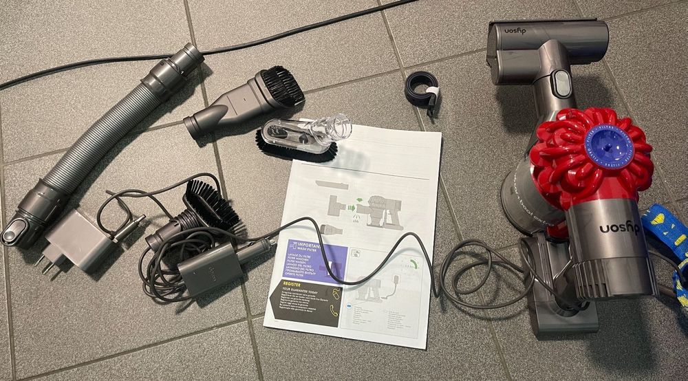 DYSON V6 Car + Boat Extra (New!) | Kaufen auf Ricardo