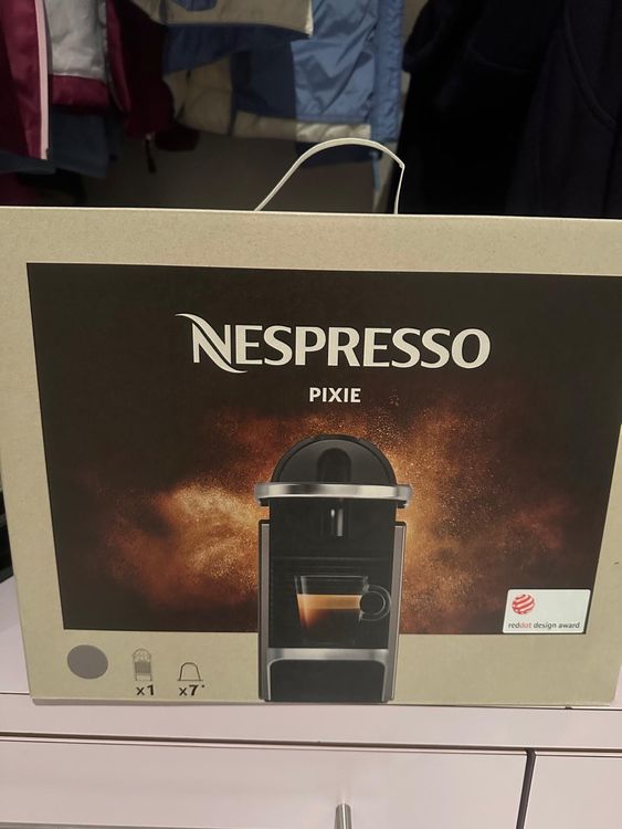 Nespresso Pixie Titan C62 Kaffeemaschine (Neu und originalverpackt) in Movelier für CHF 79 – mit ...
