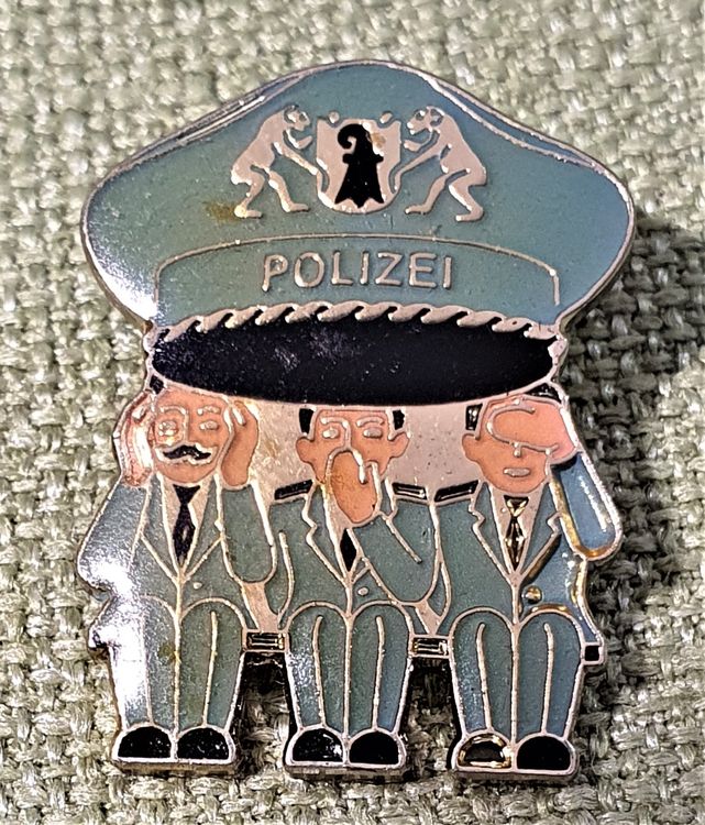 P135 - Pin Polizei Basel Stadt - Auflage 1000 Stück (Gebraucht) in Reinach BL für CHF 2 – mit ...