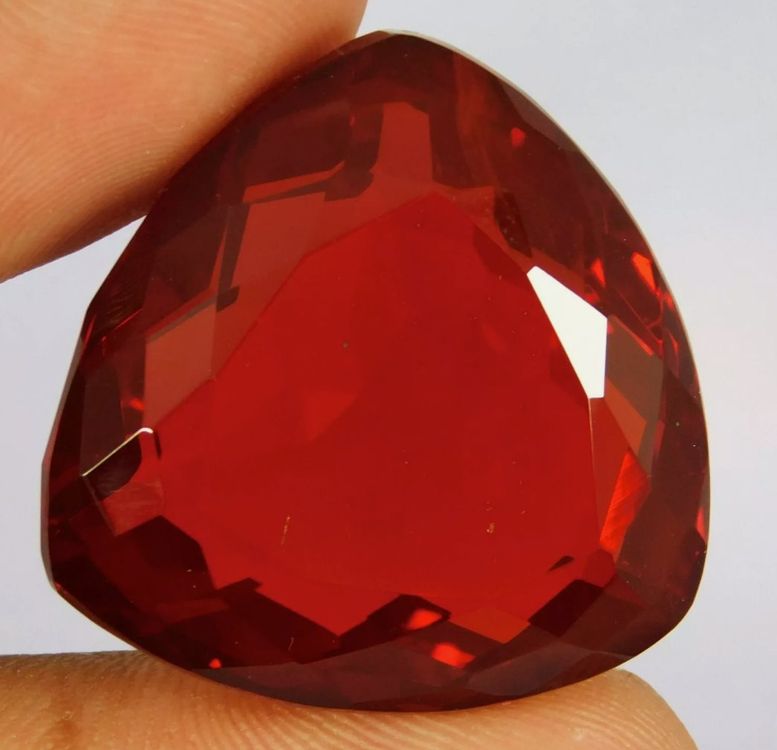 86.80 Ct Brazilian Red Topaz Trillion Cut Loose | Kaufen auf Ricardo