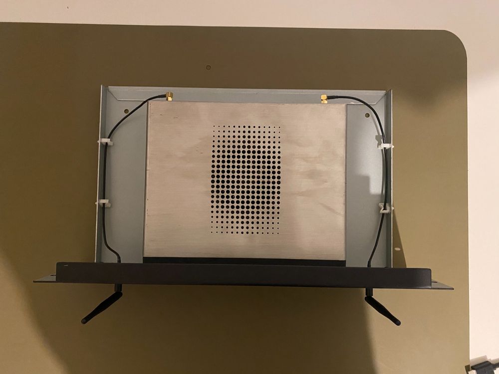 Barco ClickShare CSC-1 inkl. Rackmount (Gebraucht) in Lenzburg für CHF ...