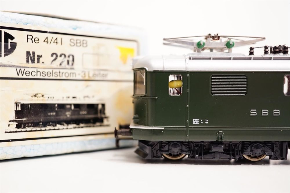 2ƒ HAG 220 SBB Re 4/4 I grün Digital MFX (Gebraucht) in Uetendorf für CHF 210 – mit Lieferung ...