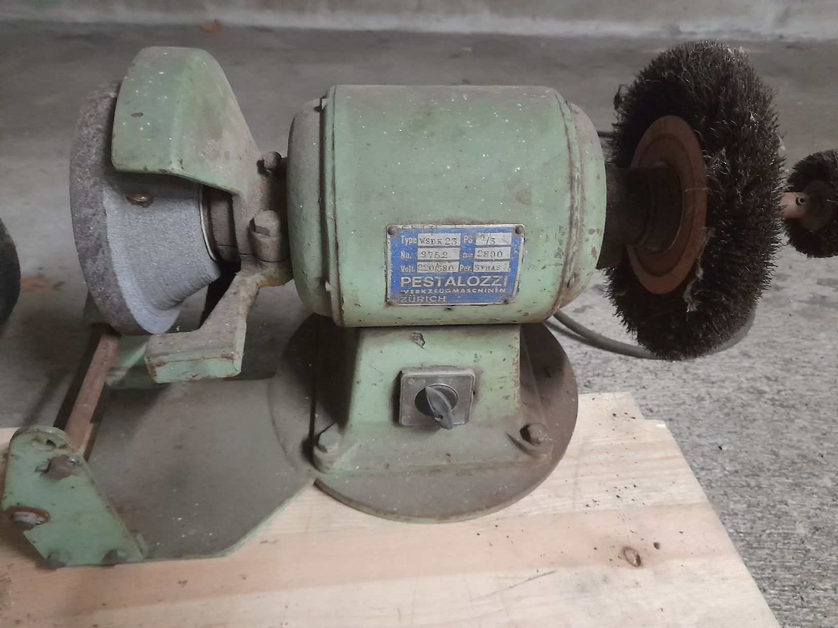 380v motor mit polierscheibe,und Motor mit Abrichtscheibe (Gebraucht ...