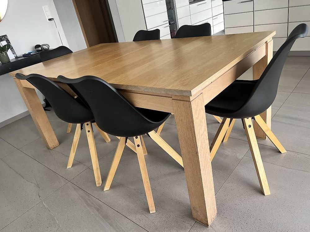 Table en bois massif avec rallonges + 6 chaises (Gebraucht) in Pully ...