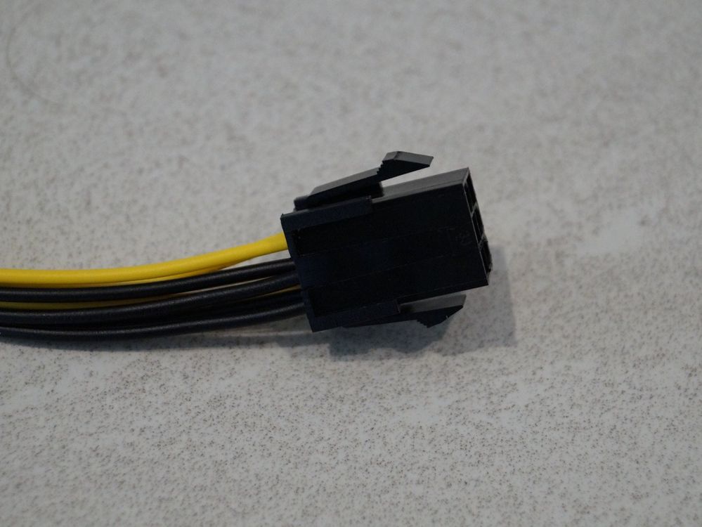 PCI-E 6-Pin zu 8-Pin GPU Grafikkarten Adapter (Neu und originalverpackt ...