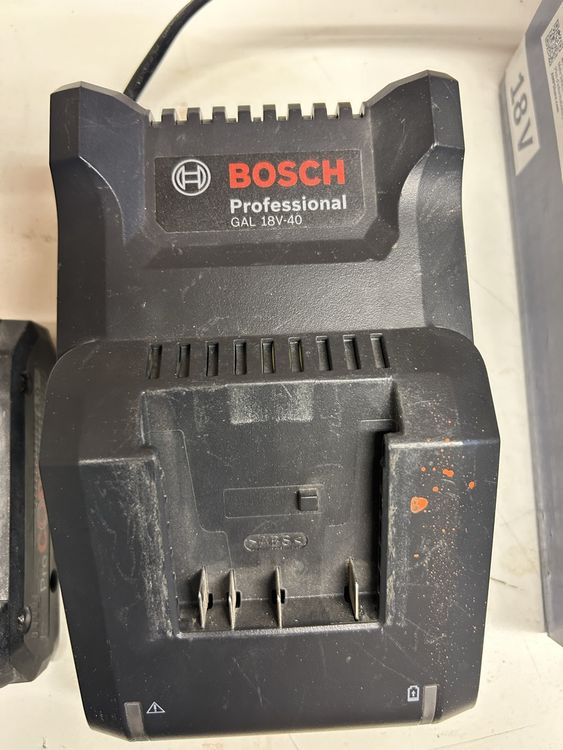 Bosch Ladegerät und 2x Procore Akkus defekt (Defekt) in für CHF 53 ...
