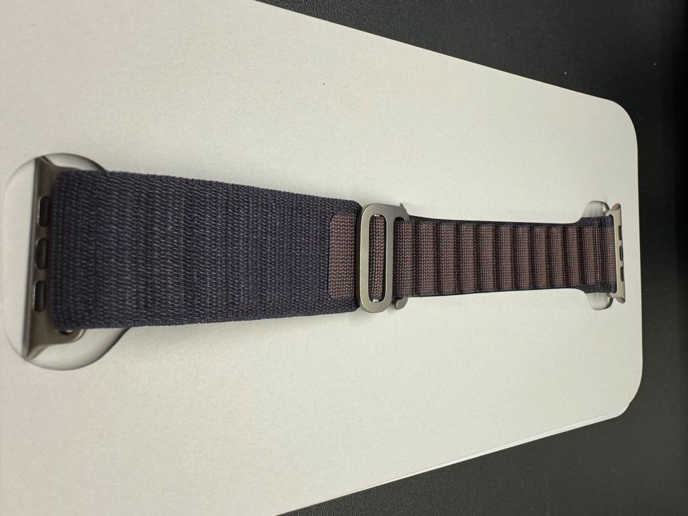 Apple Watch Alpine Loop Band (Neu und originalverpackt) in Meggen für ...