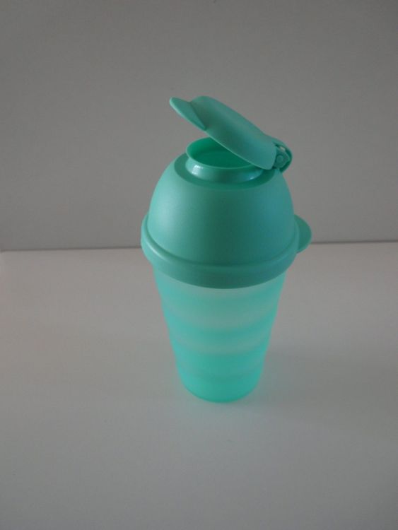 Tupperware Aqua-Becher grün mit Ausgussdeckel (Neu (gemäss Beschreibung ...