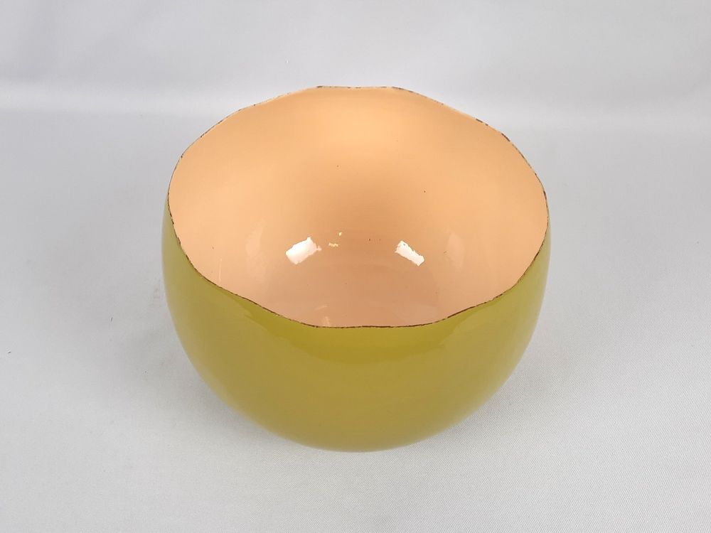 Schale aus Metall bemalt (Gebraucht) in Beinwil am See für CHF 4 – mit ...